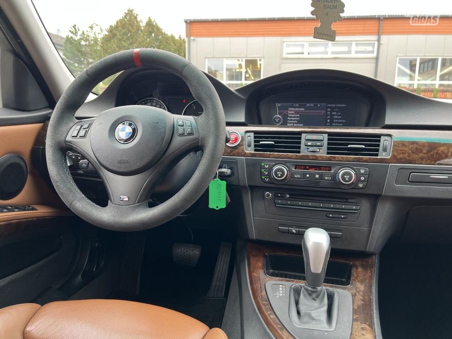 Melns BMW 320 2009 Marijampole, ar dzinēja tilpumu 2.00 L un nobraukumu 289 tūkst. km par 5550 €, foto 13 vietnē AUTOMOTO.COM.LV