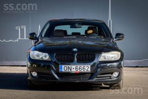 Melns BMW 320 2009 Rīga, ar dzinēja tilpumu 2.00 L un nobraukumu 262 tūkst. km par 4990 €, foto 3 vietnē AUTOMOTO.COM.LV