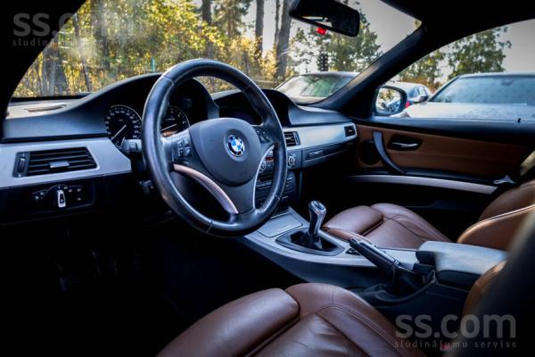 БМВ 320 2009 в Рига на AUTOMOTO.COM.LV Черный БМВ 320 2009 в Рига, объемом двигателя 2.00 л и пробегом 262 тыс. км за 4990 €, фото 8 на AUTOMOTO.COM.LV