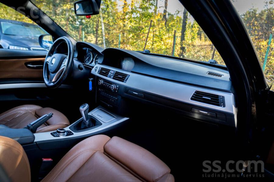 Melns BMW 320 2009 Rīga, ar dzinēja tilpumu 2.00 L un nobraukumu 262 tūkst. km par 4990 €, foto 10 vietnē AUTOMOTO.COM.LV