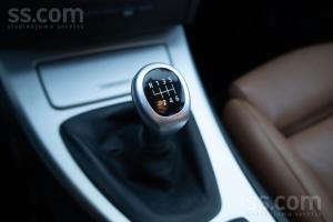 Melns BMW 320 2009 Rīga, ar dzinēja tilpumu 2.00 L un nobraukumu 262 tūkst. km par 4990 €, foto 13 vietnē AUTOMOTO.COM.LV