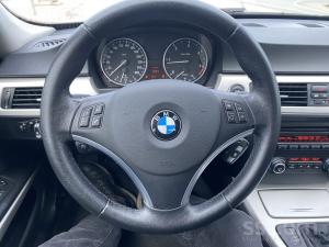 Melns BMW 320 2010 Rīga, ar dzinēja tilpumu 2.00 L un nobraukumu 230 tūkst. km par 5990 €, foto 3 vietnē AUTOMOTO.COM.LV