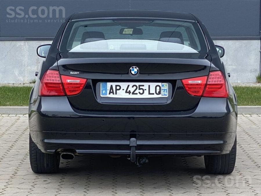 Melns BMW 320 2010 Rīga, ar dzinēja tilpumu 2.00 L un nobraukumu 230 tūkst. km par 5990 €, foto 18 vietnē AUTOMOTO.COM.LV