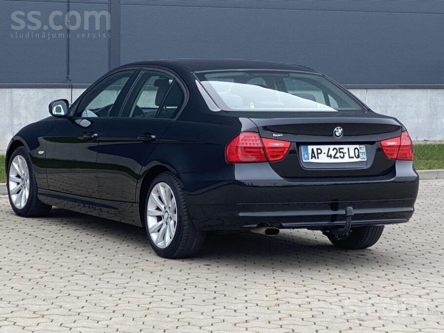 Melns BMW 320 2010 Rīga, ar dzinēja tilpumu 2.00 L un nobraukumu 230 tūkst. km par 5990 €, foto 20 vietnē AUTOMOTO.COM.LV