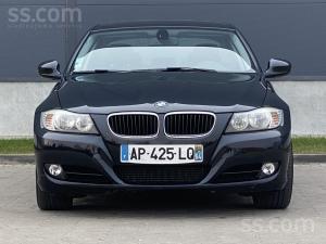 Melns BMW 320 2010 Rīga, ar dzinēja tilpumu 2.00 L un nobraukumu 230 tūkst. km par 5990 €, foto 22 vietnē AUTOMOTO.COM.LV
