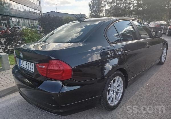 Melns BMW 320 2010 Rīga, ar dzinēja tilpumu 2.00 L un nobraukumu 0 tūkst. km par 5600 €, foto 3 vietnē AUTOMOTO.COM.LV
