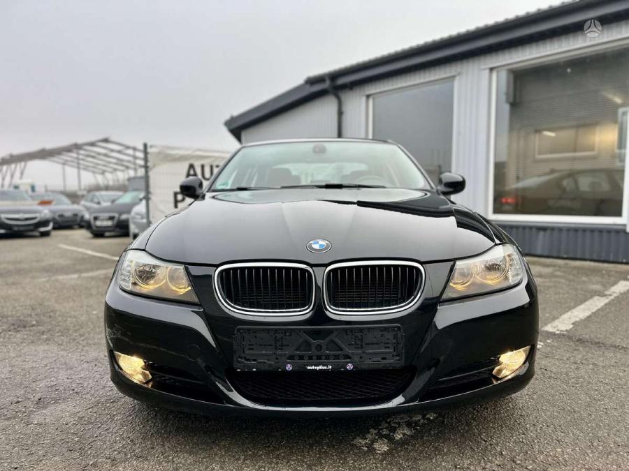 Melns BMW 320 2010 Šauļi, ar dzinēja tilpumu 2.00 L un nobraukumu 230 tūkst. km par 4850 €, foto 2 vietnē AUTOMOTO.COM.LV
