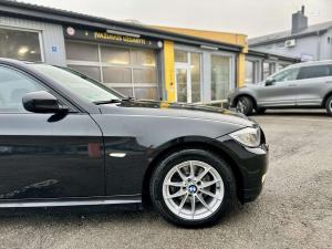 Melns BMW 320 2010 Šauļi, ar dzinēja tilpumu 2.00 L un nobraukumu 230 tūkst. km par 4850 €, foto 4 vietnē AUTOMOTO.COM.LV