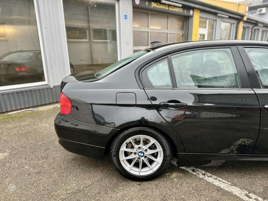 Melns BMW 320 2010 Šauļi, ar dzinēja tilpumu 2.00 L un nobraukumu 230 tūkst. km par 4850 €, foto 6 vietnē AUTOMOTO.COM.LV