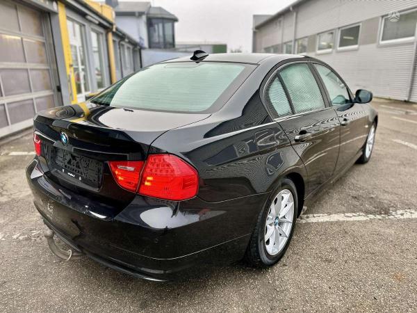 Black BMW 320 2010 in Siauliai, with an engine capacity of 2.00 L and mileage of 230 thousand km for 4850 €, photo 7 on AUTOMOTO.COM.LV