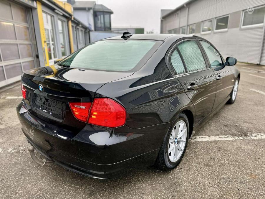 Melns BMW 320 2010 Šauļi, ar dzinēja tilpumu 2.00 L un nobraukumu 230 tūkst. km par 4850 €, foto 7 vietnē AUTOMOTO.COM.LV