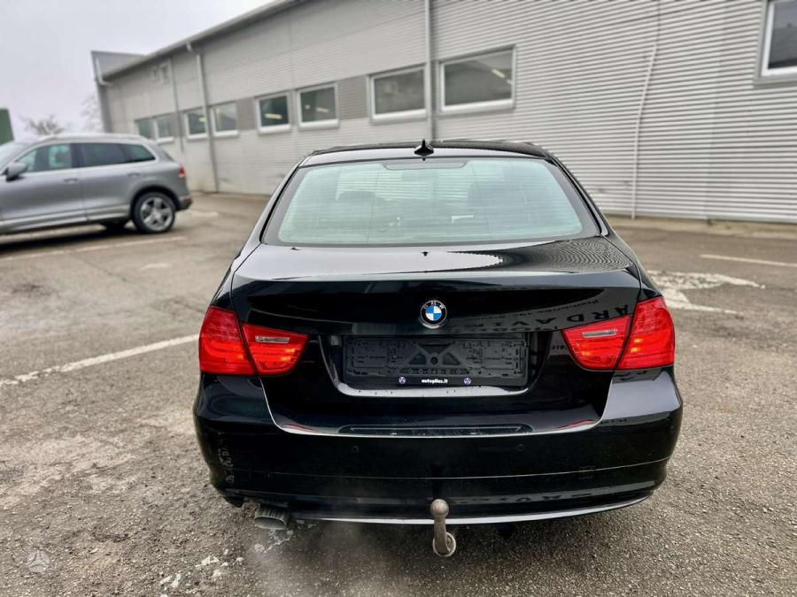Melns BMW 320 2010 Šauļi, ar dzinēja tilpumu 2.00 L un nobraukumu 230 tūkst. km par 4850 €, foto 8 vietnē AUTOMOTO.COM.LV
