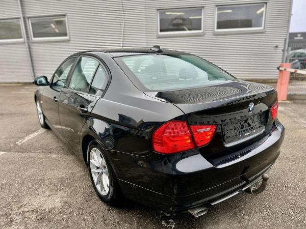 Black BMW 320 2010 in Siauliai, with an engine capacity of 2.00 L and mileage of 230 thousand km for 4850 €, photo 9 on AUTOMOTO.COM.LV