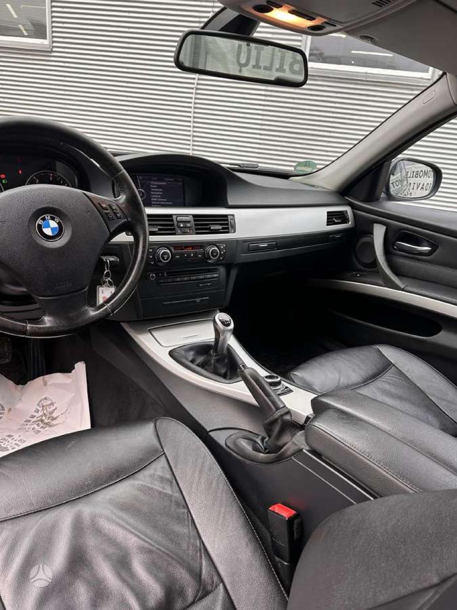 Melns BMW 320 2010 Šauļi, ar dzinēja tilpumu 2.00 L un nobraukumu 230 tūkst. km par 4850 €, foto 16 vietnē AUTOMOTO.COM.LV