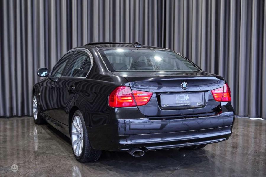 Black BMW 320 2010 in Marijampole, with an engine capacity of 2.00 L and mileage of 271 thousand km for 6450 €, photo 10 on AUTOMOTO.COM.LV