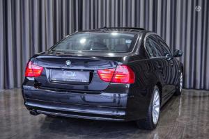 Black BMW 320 2010 in Marijampole, with an engine capacity of 2.00 L and mileage of 271 thousand km for 6450 €, photo 12 on AUTOMOTO.COM.LV