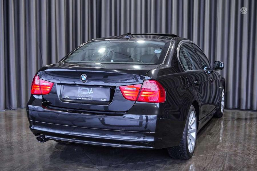 Black BMW 320 2010 in Marijampole, with an engine capacity of 2.00 L and mileage of 271 thousand km for 6450 €, photo 12 on AUTOMOTO.COM.LV