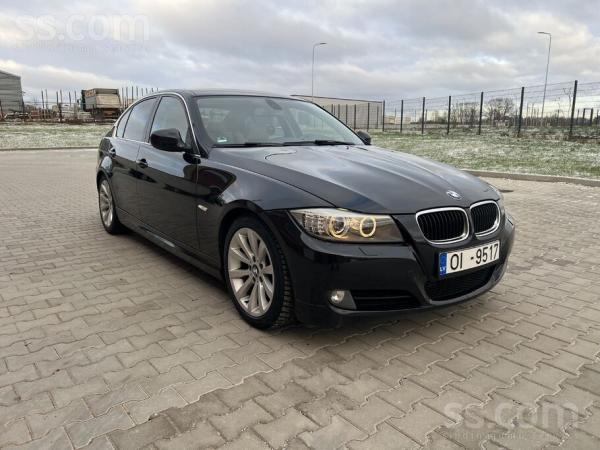 Black BMW 320 2010 in Rezekne, with an engine capacity of 2.00 L and mileage of 293 thousand km for 5995 €, photo 4 on AUTOMOTO.COM.LV