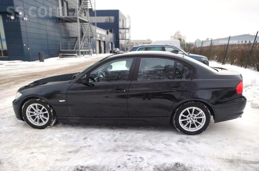 Black BMW 320 2010 in Riga, with an engine capacity of 2.00 L and mileage of 317 thousand km for 3900 €, photo 2 on AUTOMOTO.COM.LV
