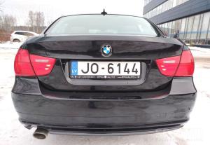 Black BMW 320 2010 in Riga, with an engine capacity of 2.00 L and mileage of 317 thousand km for 3900 €, photo 8 on AUTOMOTO.COM.LV