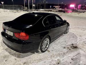 Black BMW 320 2010 in Vilnius, with an engine capacity of 2.00 L and mileage of 265 thousand km for 6300 €, photo 5 on AUTOMOTO.COM.LV