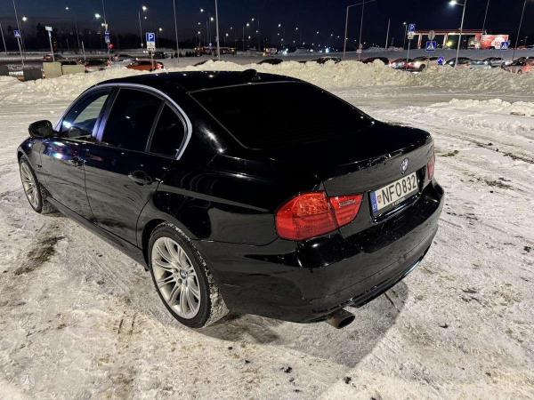Melns BMW 320 2010 Viļņa, ar dzinēja tilpumu 2.00 L un nobraukumu 265 tūkst. km par 6300 €, foto 7 vietnē AUTOMOTO.COM.LV