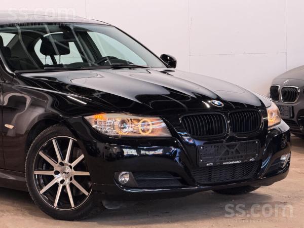 Melns BMW 320 2010 Jūrmala, ar dzinēja tilpumu 2.00 L un nobraukumu 261 tūkst. km par 6995 €, foto 4 vietnē AUTOMOTO.COM.LV