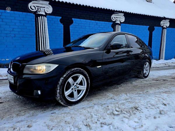 Melns BMW 320 2010 Marijampole, ar dzinēja tilpumu 2.00 L un nobraukumu 300 tūkst. km par 4700 €, foto 2 vietnē AUTOMOTO.COM.LV