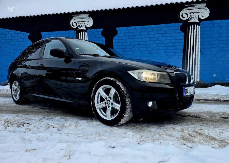 Melns BMW 320 2010 Marijampole, ar dzinēja tilpumu 2.00 L un nobraukumu 300 tūkst. km par 4600 €, foto 2 vietnē AUTOMOTO.COM.LV