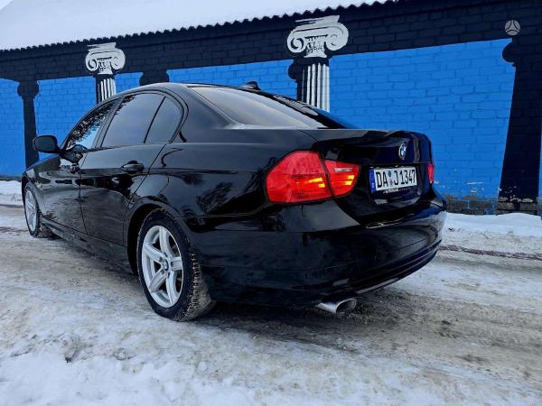 Melns BMW 320 2010 Marijampole, ar dzinēja tilpumu 2.00 L un nobraukumu 300 tūkst. km par 4600 €, foto 7 vietnē AUTOMOTO.COM.LV