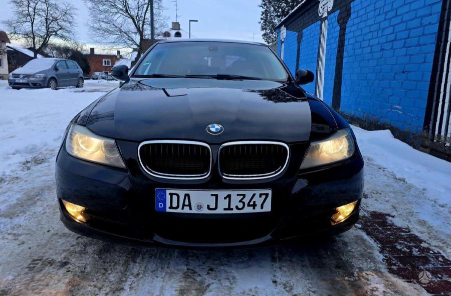 Melns BMW 320 2010 Marijampole, ar dzinēja tilpumu 2.00 L un nobraukumu 300 tūkst. km par 4600 €, foto 12 vietnē AUTOMOTO.COM.LV