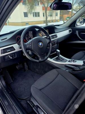 Melns BMW 320 2010 Marijampole, ar dzinēja tilpumu 2.00 L un nobraukumu 300 tūkst. km par 4600 €, foto 16 vietnē AUTOMOTO.COM.LV