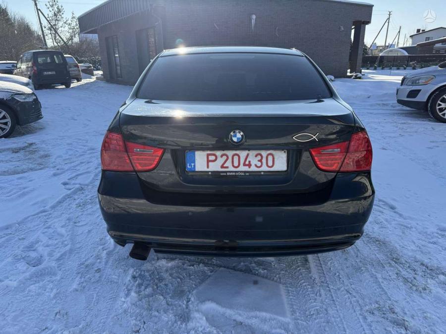 Melns BMW 320 2010 Kauņa, ar dzinēja tilpumu 0.00 L un nobraukumu 340 tūkst. km par 4000 €, foto 4 vietnē AUTOMOTO.COM.LV
