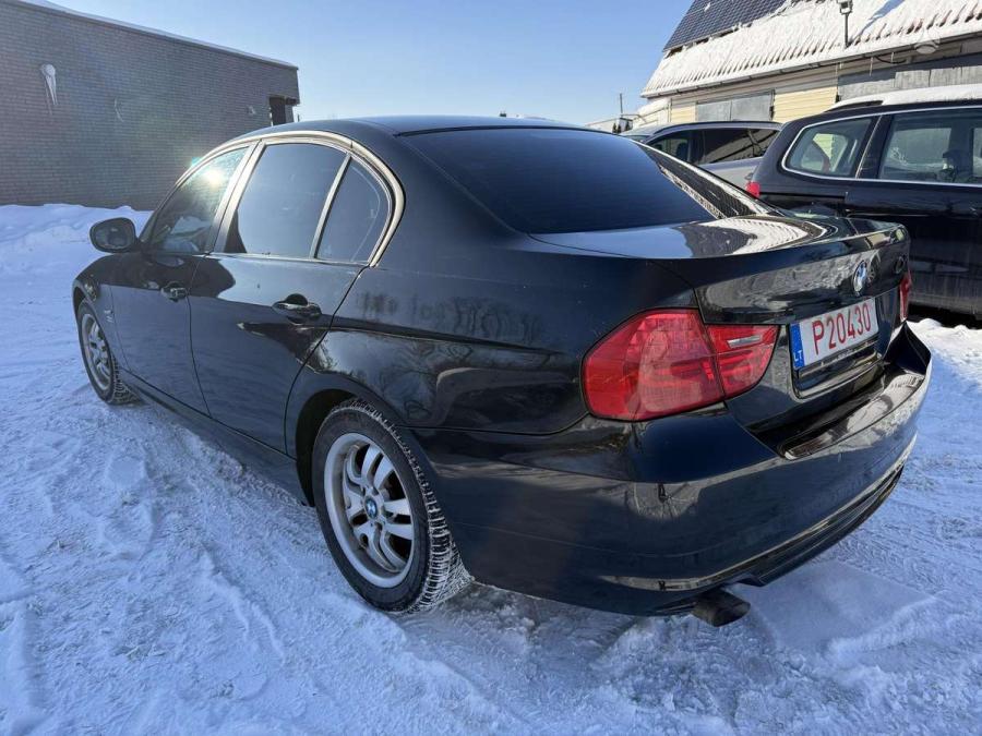 Melns BMW 320 2010 Kauņa, ar dzinēja tilpumu 0.00 L un nobraukumu 340 tūkst. km par 4000 €, foto 5 vietnē AUTOMOTO.COM.LV