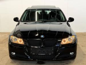 Black BMW 320 2010 in Jurmala, with an engine capacity of 2.00 L and mileage of 260 thousand km for 6995 €, photo 6 on AUTOMOTO.COM.LV