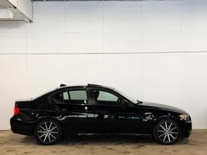 Black BMW 320 2010 in Jurmala, with an engine capacity of 2.00 L and mileage of 260 thousand km for 6995 €, photo 14 on AUTOMOTO.COM.LV