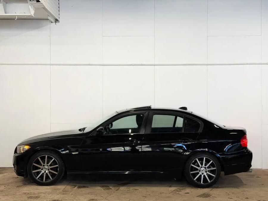 Black BMW 320 2010 in Jurmala, with an engine capacity of 2.00 L and mileage of 260 thousand km for 6995 €, photo 17 on AUTOMOTO.COM.LV