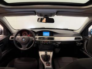 Black BMW 320 2010 in Jurmala, with an engine capacity of 2.00 L and mileage of 260 thousand km for 6995 €, photo 22 on AUTOMOTO.COM.LV