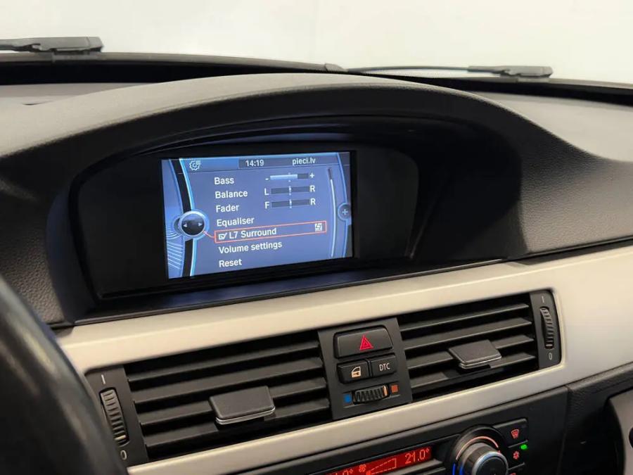 Black BMW 320 2010 in Jurmala, with an engine capacity of 2.00 L and mileage of 260 thousand km for 6995 €, photo 29 on AUTOMOTO.COM.LV