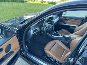 Melns BMW 320 2010 Cēsis, ar dzinēja tilpumu 2.00 L un nobraukumu 273 tūkst. km par 6850 €, foto 14 vietnē AUTOMOTO.COM.LV