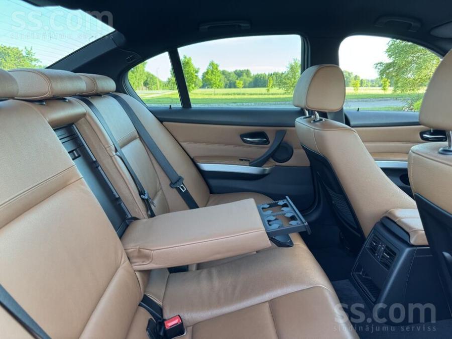 Melns BMW 320 2010 Cēsis, ar dzinēja tilpumu 2.00 L un nobraukumu 273 tūkst. km par 6850 €, foto 18 vietnē AUTOMOTO.COM.LV