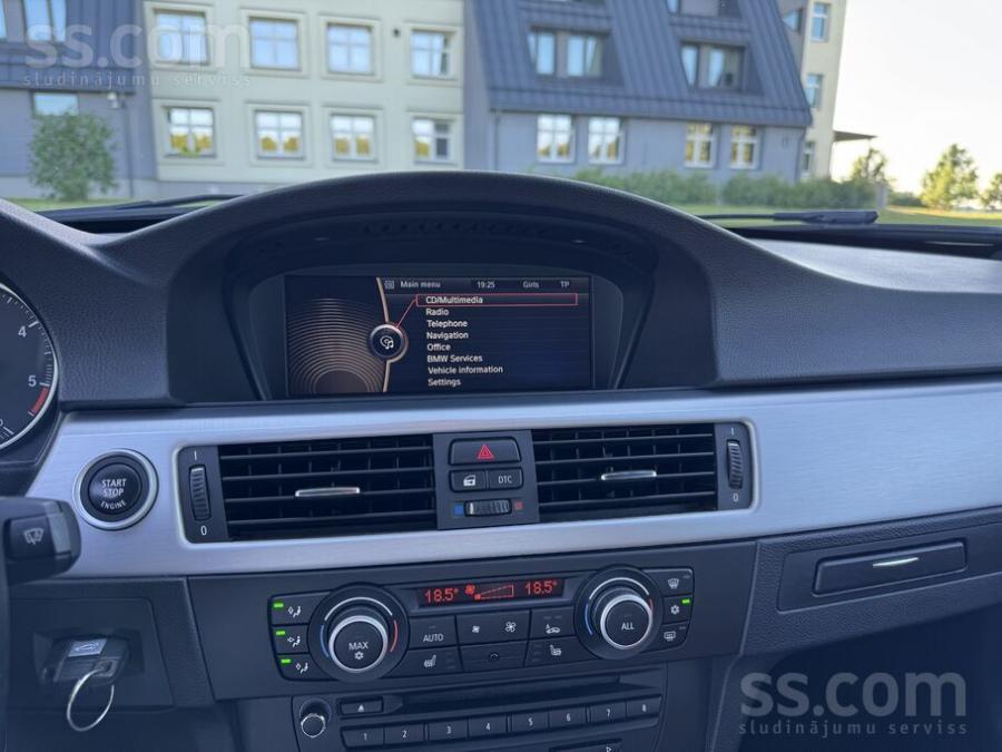Melns BMW 320 2010 Cēsis, ar dzinēja tilpumu 2.00 L un nobraukumu 273 tūkst. km par 6850 €, foto 21 vietnē AUTOMOTO.COM.LV