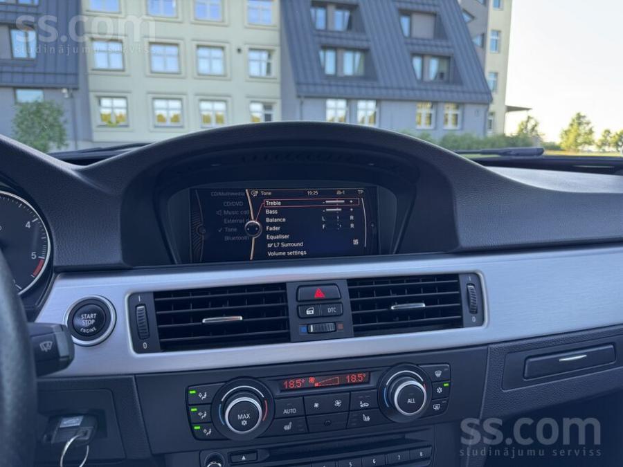 Melns BMW 320 2010 Cēsis, ar dzinēja tilpumu 2.00 L un nobraukumu 273 tūkst. km par 6850 €, foto 23 vietnē AUTOMOTO.COM.LV