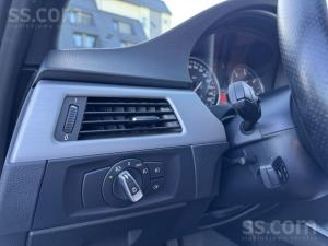 Melns BMW 320 2010 Cēsis, ar dzinēja tilpumu 2.00 L un nobraukumu 273 tūkst. km par 6850 €, foto 26 vietnē AUTOMOTO.COM.LV