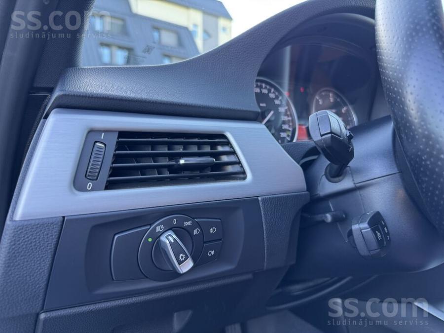 Melns BMW 320 2010 Cēsis, ar dzinēja tilpumu 2.00 L un nobraukumu 273 tūkst. km par 6850 €, foto 26 vietnē AUTOMOTO.COM.LV