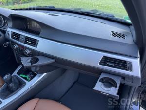 Melns BMW 320 2010 Cēsis, ar dzinēja tilpumu 2.00 L un nobraukumu 273 tūkst. km par 6850 €, foto 27 vietnē AUTOMOTO.COM.LV