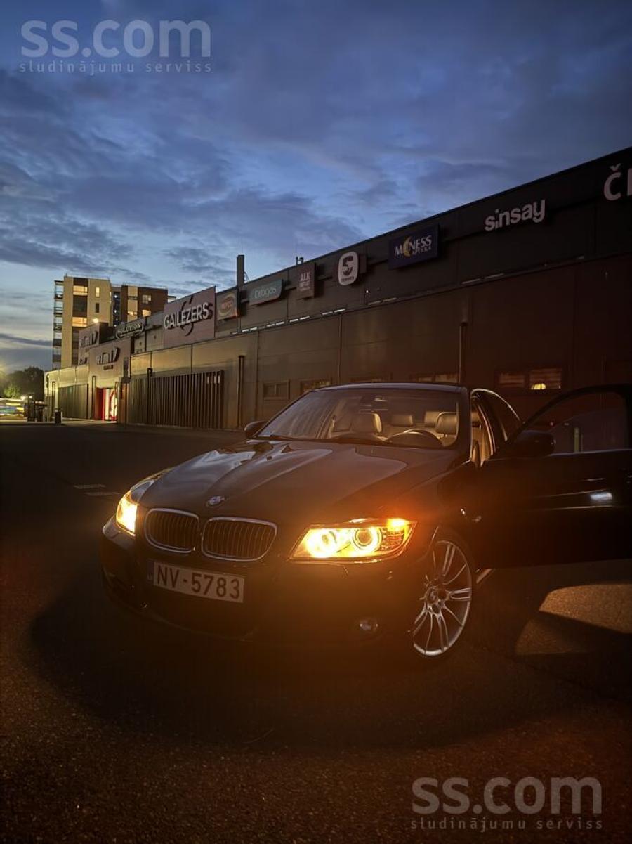 Black BMW 320 2010 in Riga, with an engine capacity of 2.00 L and mileage of 365 thousand km for 3900 €, photo 1 on AUTOMOTO.COM.LV