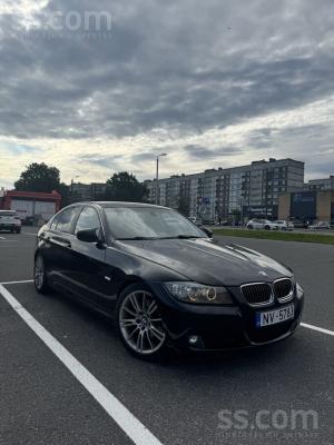 Black BMW 320 2010 in Riga, with an engine capacity of 2.00 L and mileage of 365 thousand km for 3900 €, photo 5 on AUTOMOTO.COM.LV