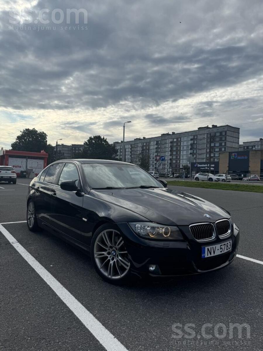 Black BMW 320 2010 in Riga, with an engine capacity of 2.00 L and mileage of 365 thousand km for 3900 €, photo 5 on AUTOMOTO.COM.LV