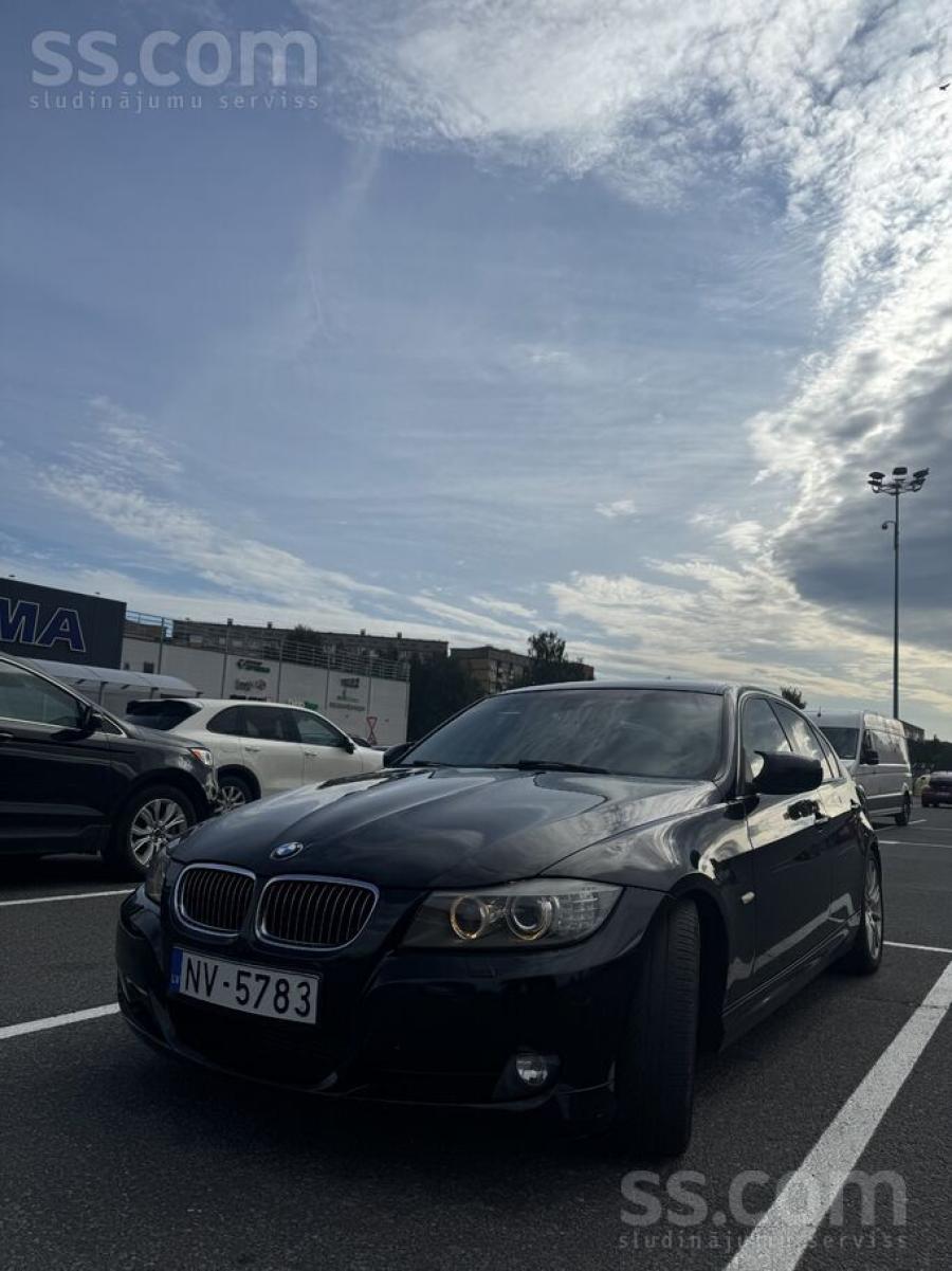 Black BMW 320 2010 in Riga, with an engine capacity of 2.00 L and mileage of 365 thousand km for 3900 €, photo 6 on AUTOMOTO.COM.LV